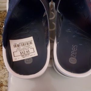 Bzees | Shoes | Ladies Bzees Diamond X Ban Sandals W Cloud Tech | Poshmark